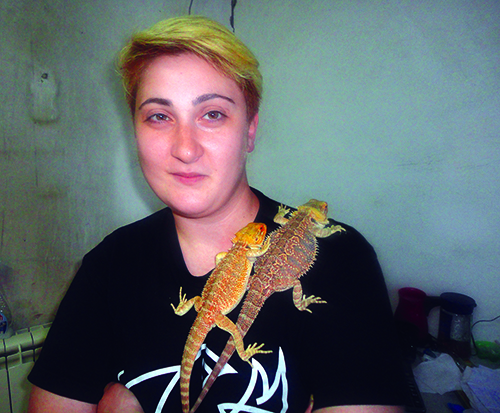 კვირის პალიტრა - "სტუმრებს მოსვლის ეშინიათ, შხამიანი გველები ოთახიდან ...